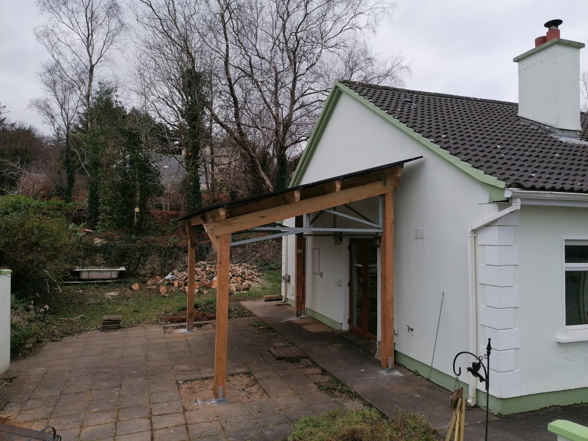 Toledo – Solar Powered Timber Pergola – Solar Structures Ireland